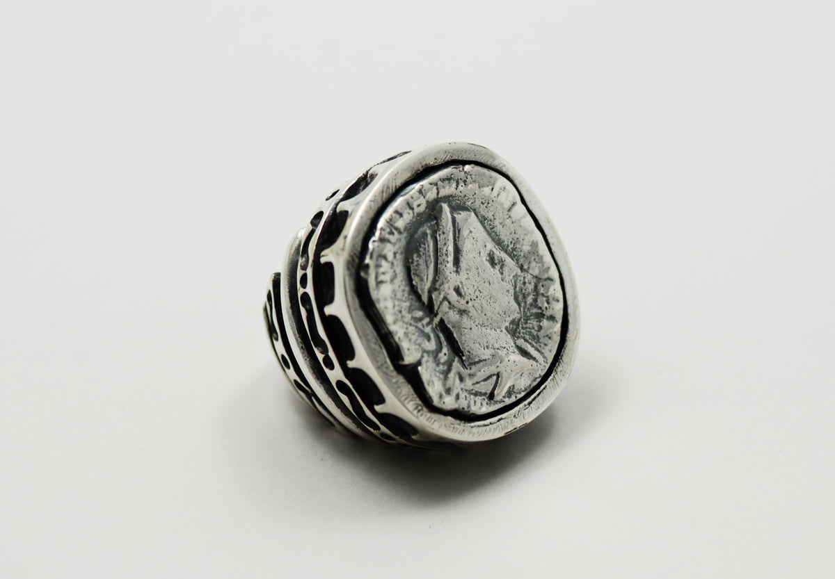 rs5102 - Sterling Silver Cast Of Ancient Roman Coin Ring With Coliseum ...